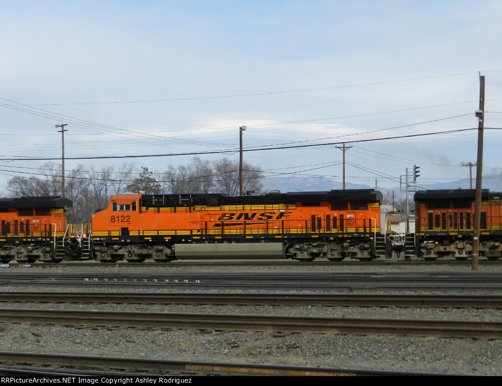 BNSF 8122
